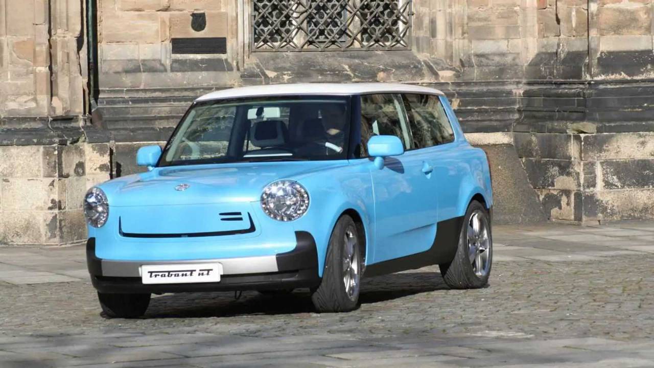 Itt az új Trabant, elektromos hajtással, babakék ...